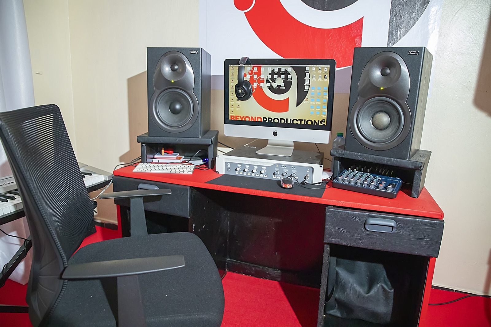 Beyond Productions – Gold Street House of Music.